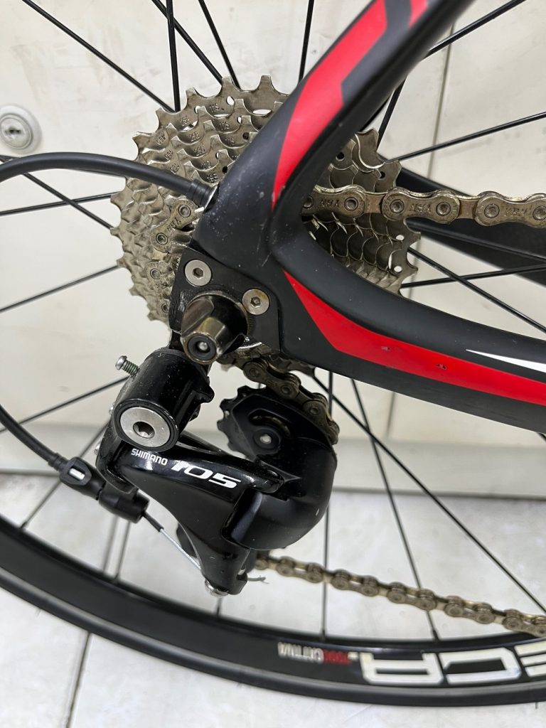 Xe đạp Java Feroce carbon group 105 – Xe đạp lướt