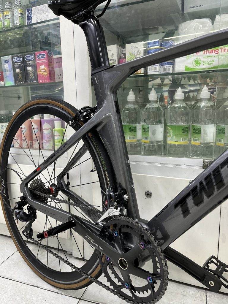Xe đạp đua Carbon Twitter R10 - Xe đạp lướt