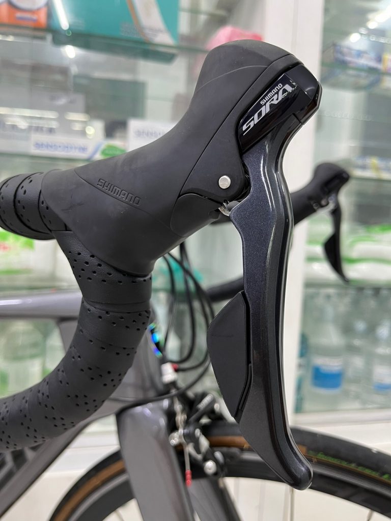 Xe đạp twitter R10 carbon group sora - Xe đạp lướt